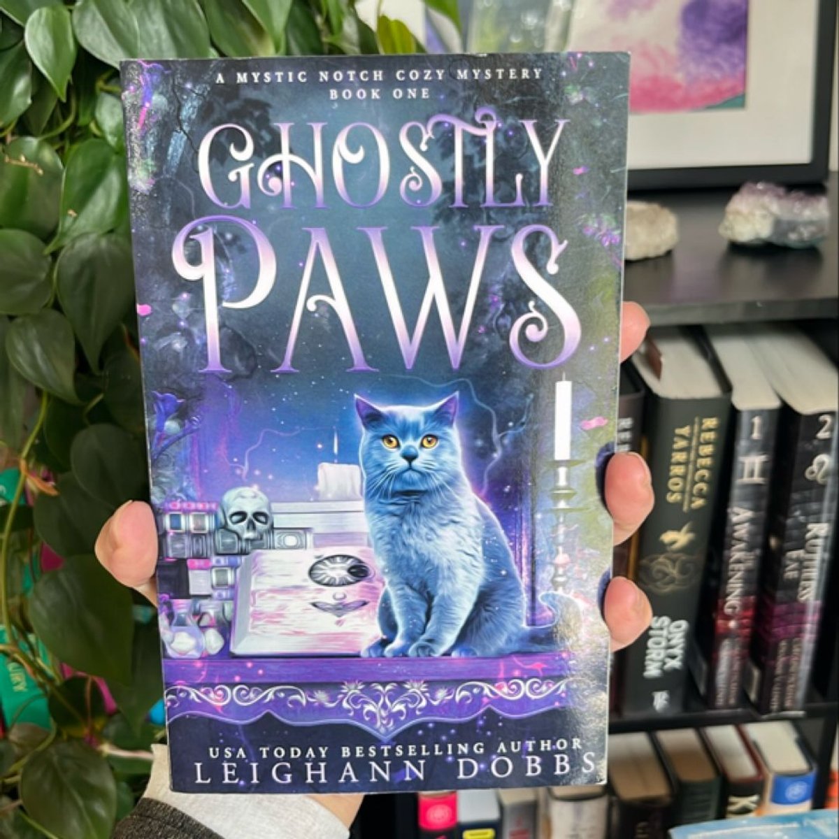 Ghostly Paws by Leighann Dobbs