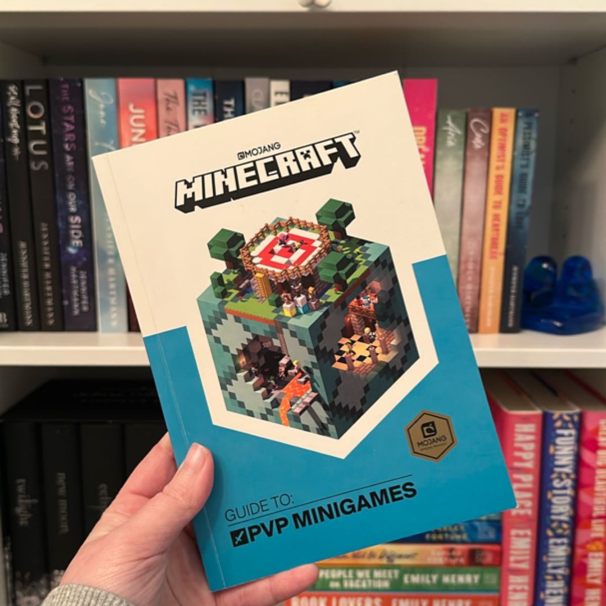 Minecraft Guide to PVP Minigames by Mojang, Paperback | Pangobooks