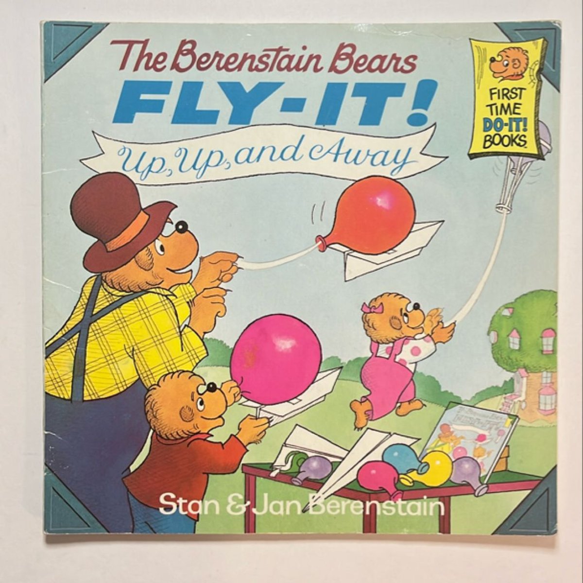 The Berenstain Bears Fly-It! by Stan Berenstain, Jan Berenstain