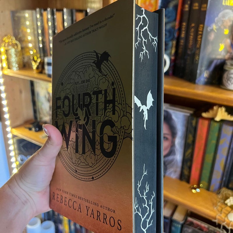 Fourth Wing - sprayed edges by Rebecca Yarros, Hardcover | Pangobooks