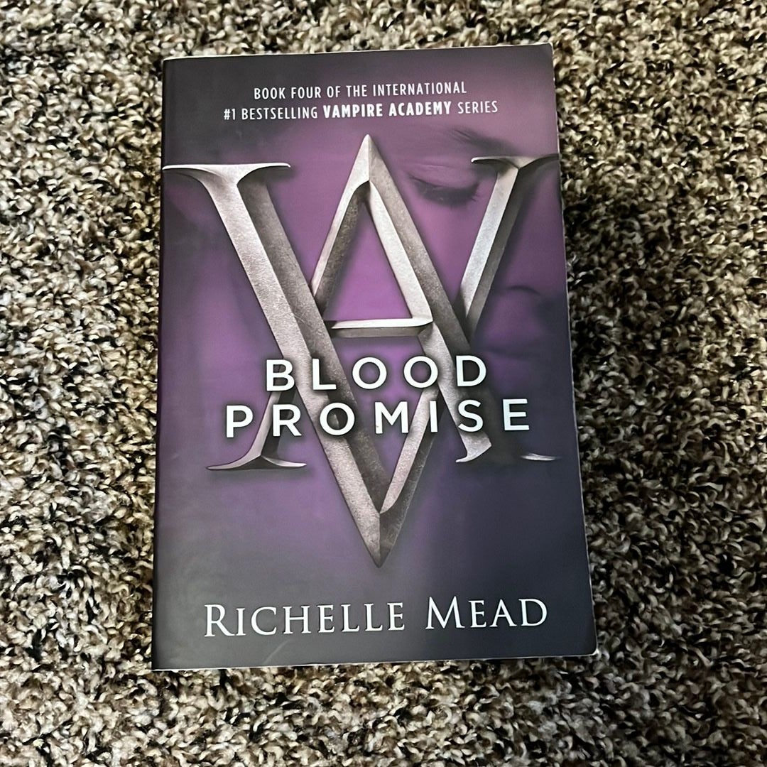 Blood Promise by Richelle Mead, Paperback | Pangobooks