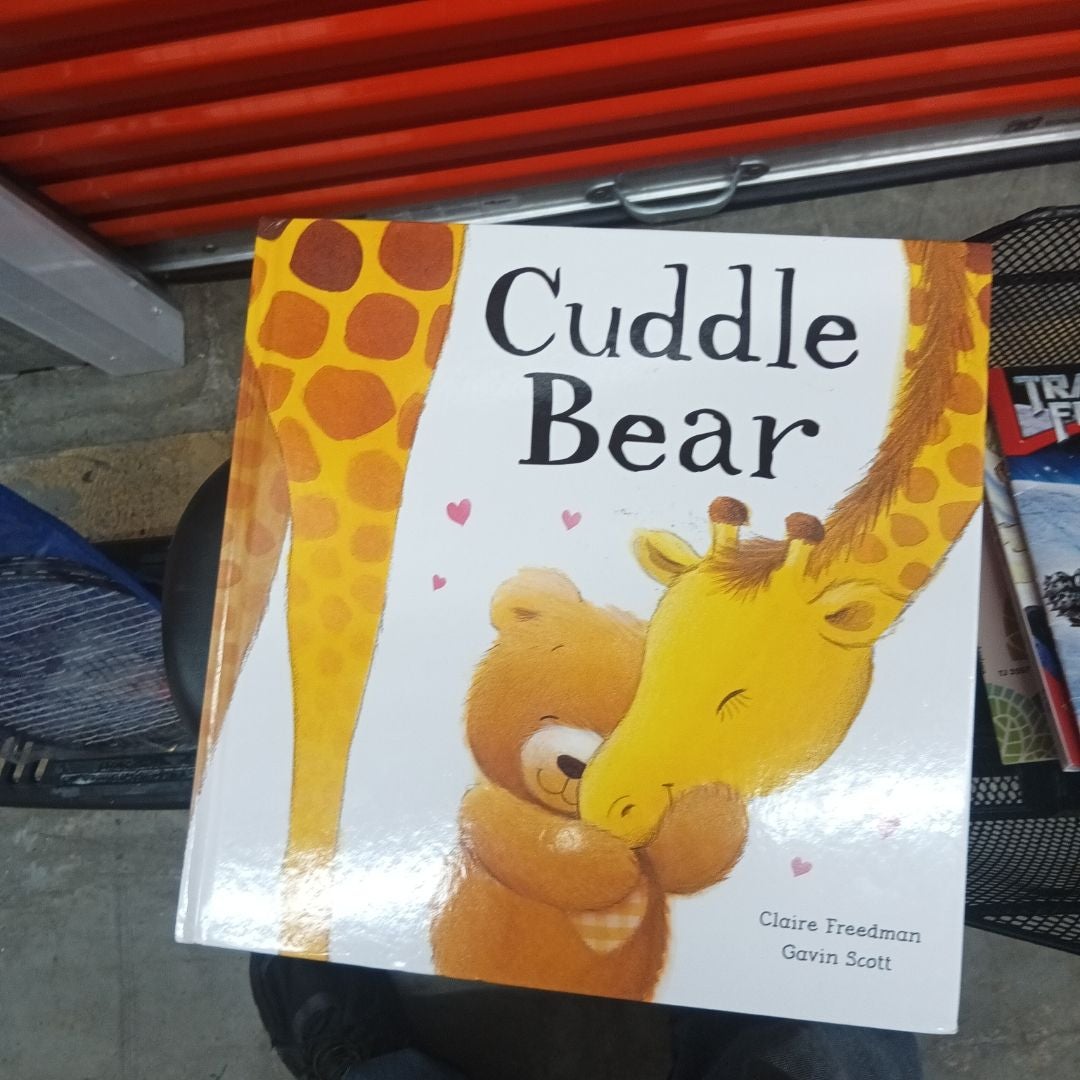 Cuddle Bear by Claire Freedman