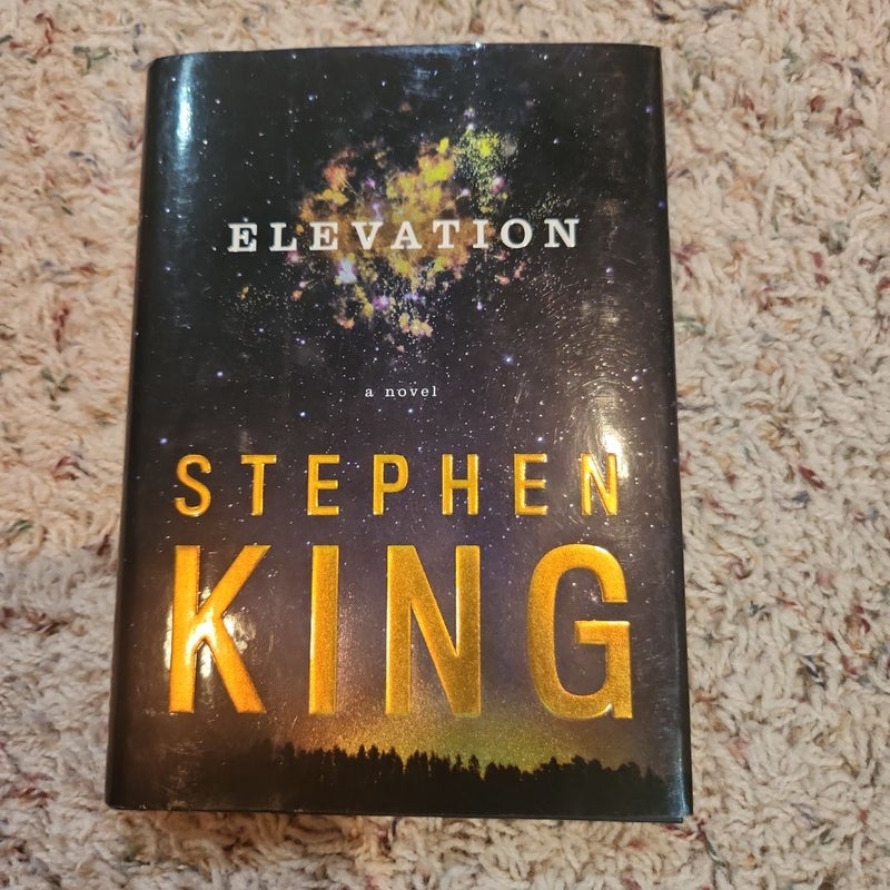 Elevation by Stephen King, Hardcover | Pangobooks