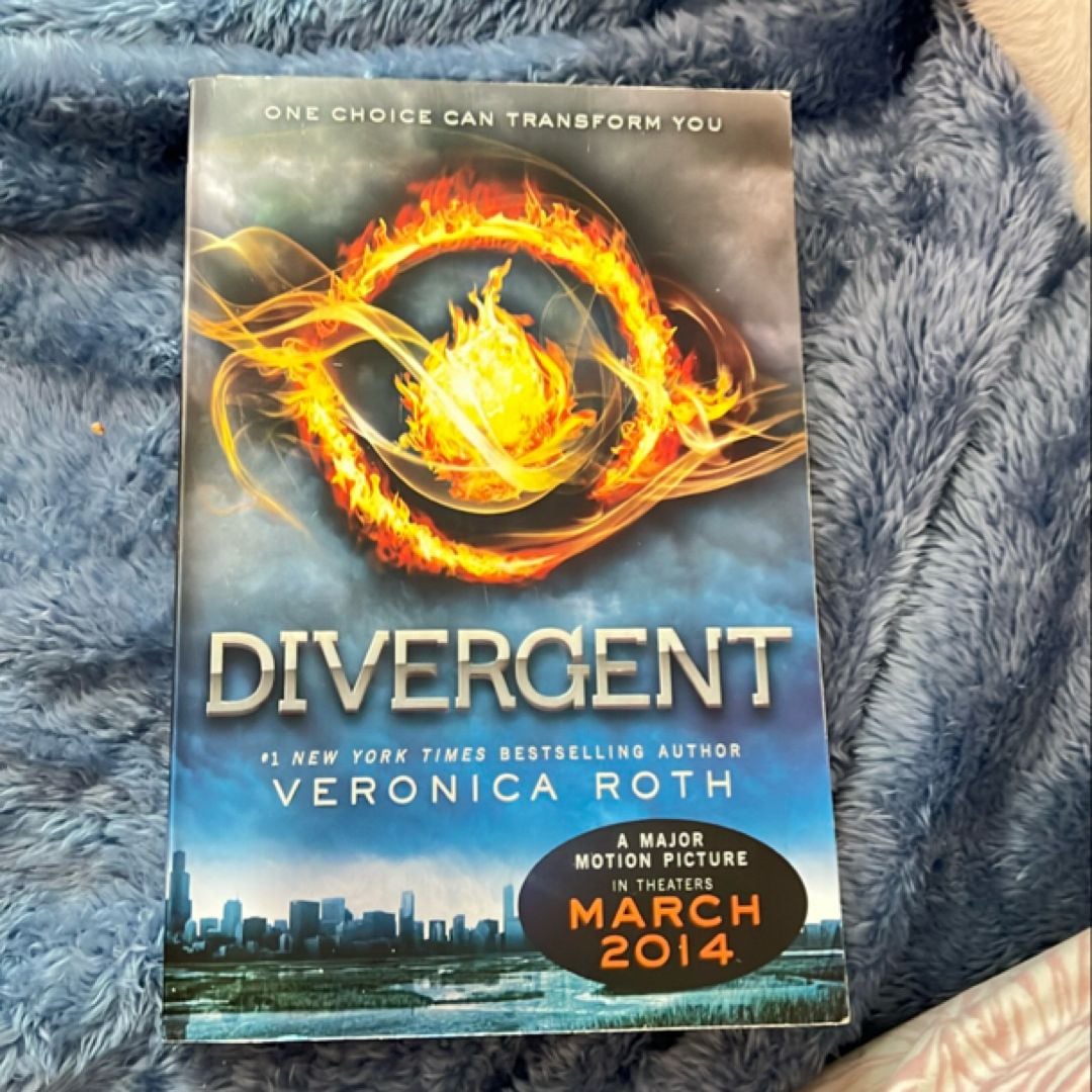 Divergent by Veronica Roth, Paperback | Pangobooks