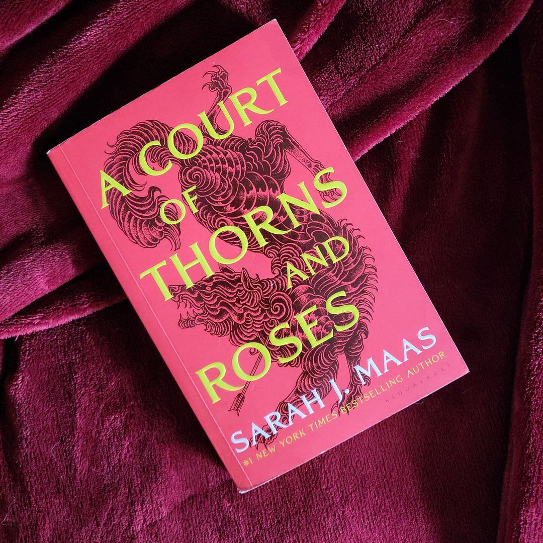 A Court of Thorns and Roses by Sarah J. Maas, Paperback | Pangobooks
