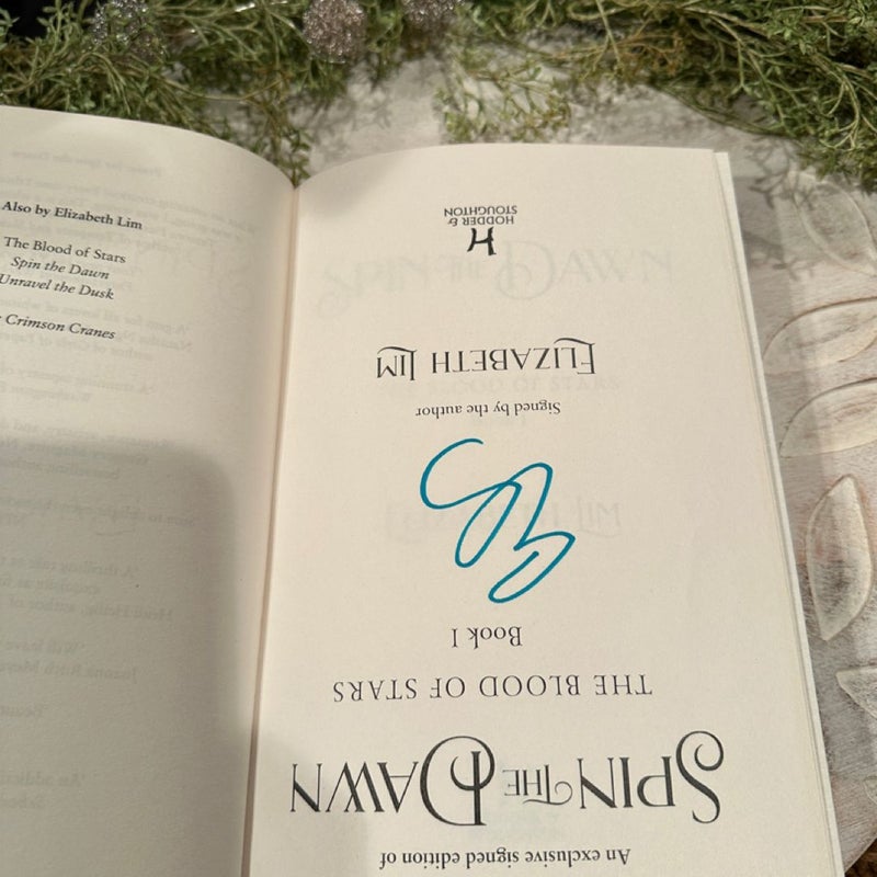 Spin the Dawn by Elizabeth Lim , Hardcover | Pangobooks