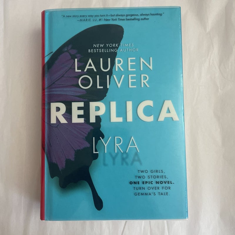 Replica by Lauren Oliver, Hardcover | Pangobooks