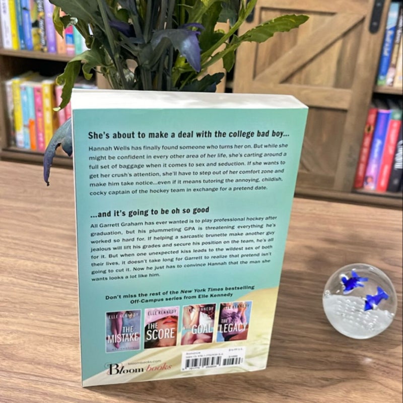 The Deal by Elle Kennedy, Paperback | Pangobooks