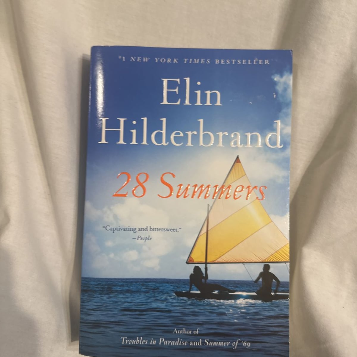 28 Summers by Elin Hilderbrand, Paperback | Pangobooks