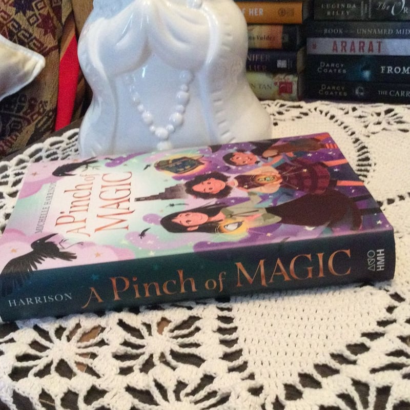 A Pinch of Magic by Michelle Harrison, Hardcover | Pangobooks
