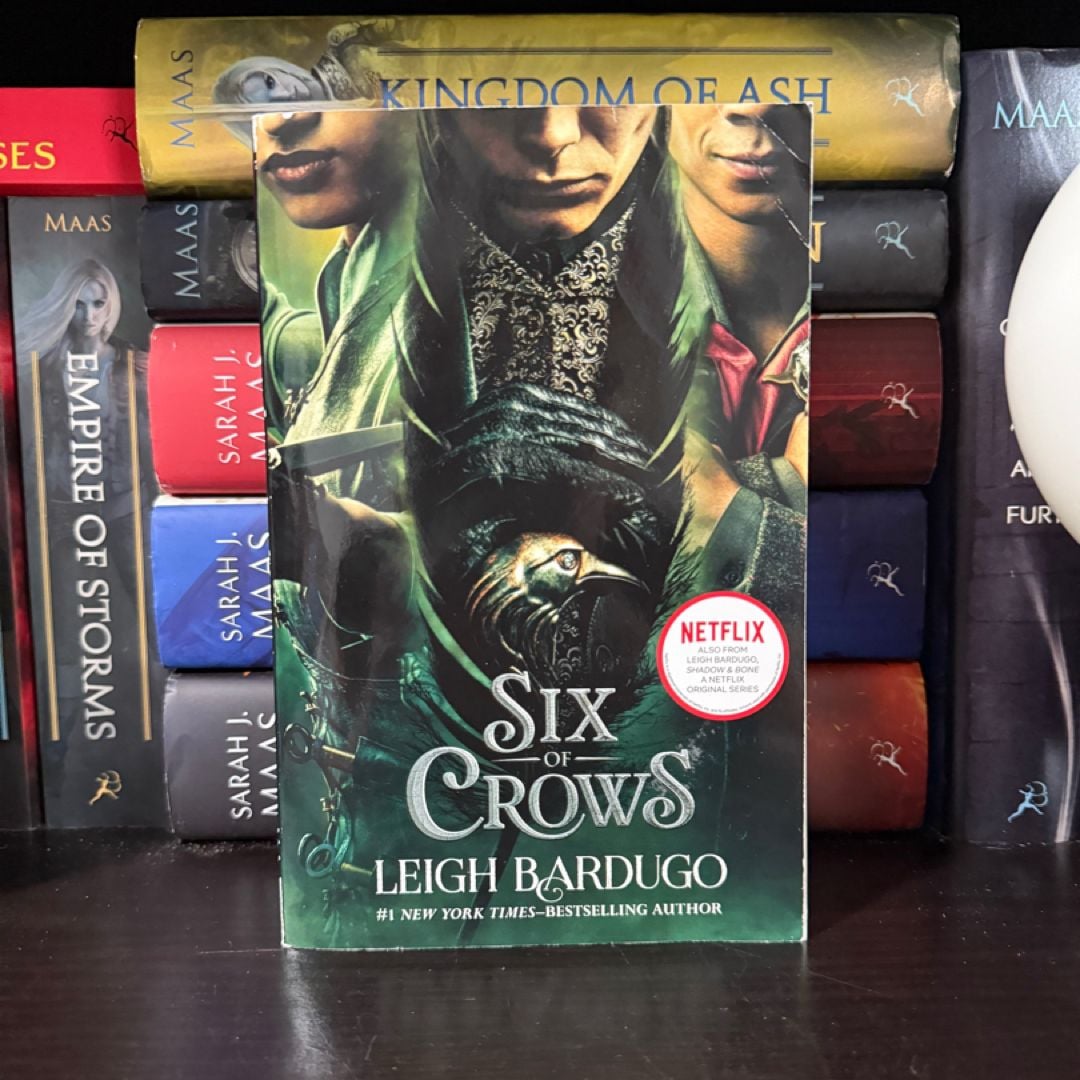Six of Crows by Leigh Bardugo, Paperback | Pangobooks