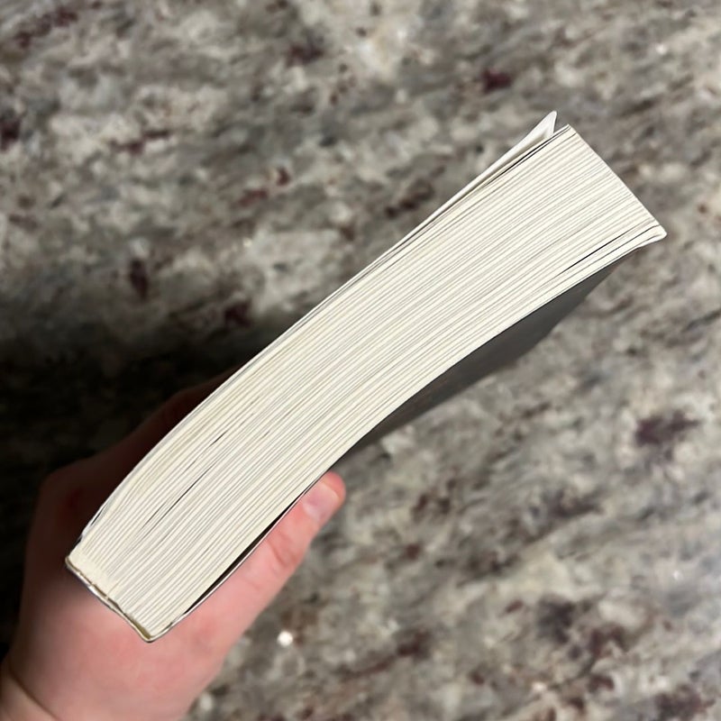 The Darkest Note by Nelia Alarcon, Paperback | Pangobooks