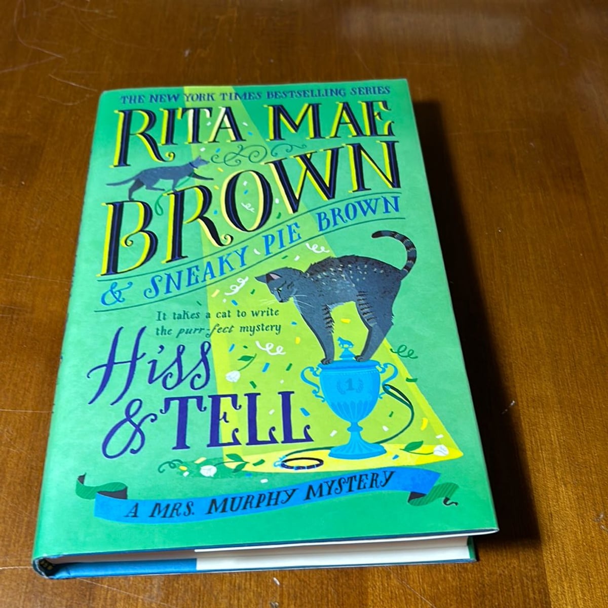 Hiss and Tell by Rita Mae Brown, Hardcover | Pangobooks