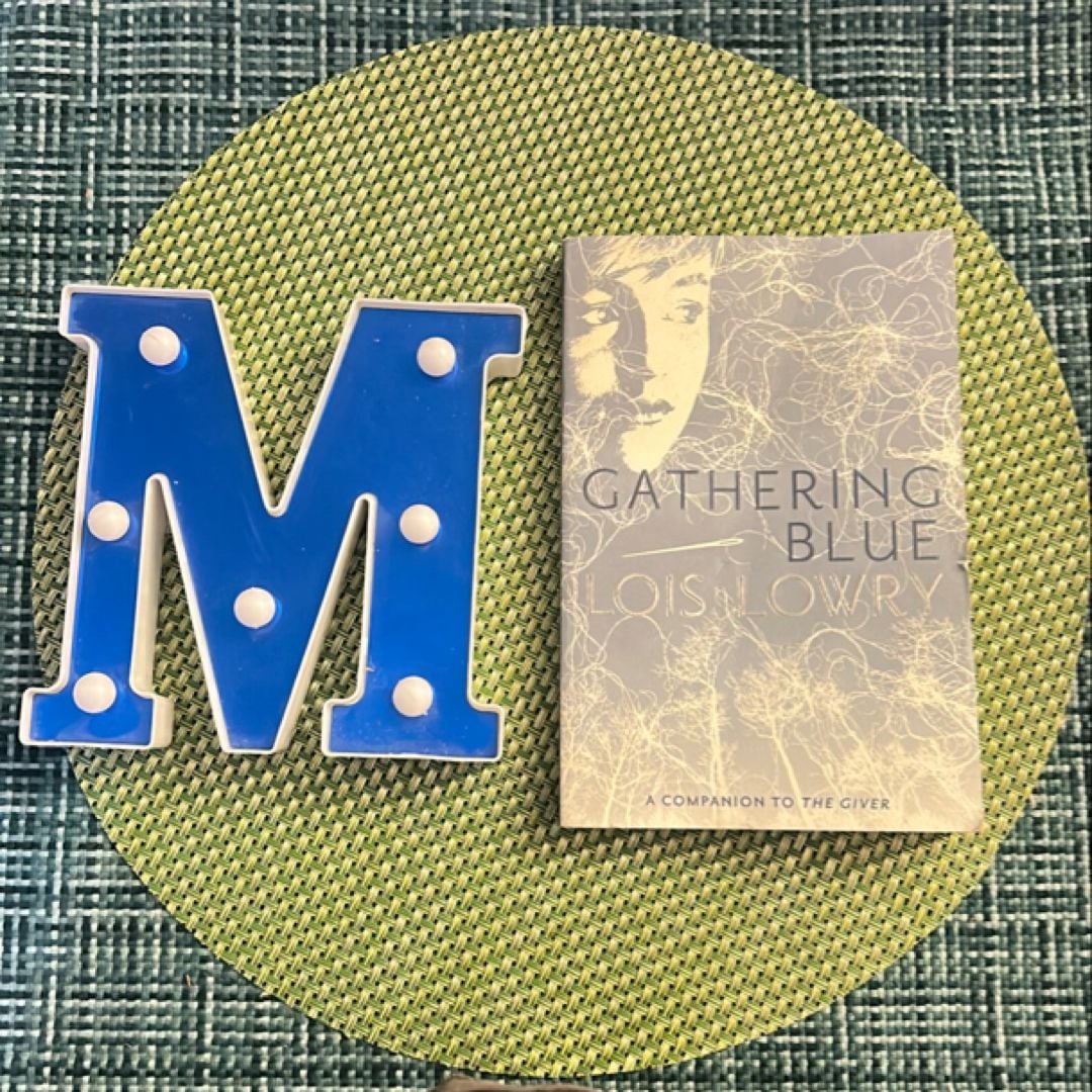 Gathering Blue by Lois Lowry, Paperback | Pangobooks