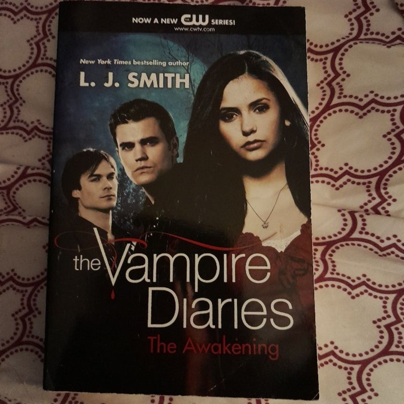 The Vampire Diaries: the Awakening by L. J. Smith, Paperback | Pangobooks