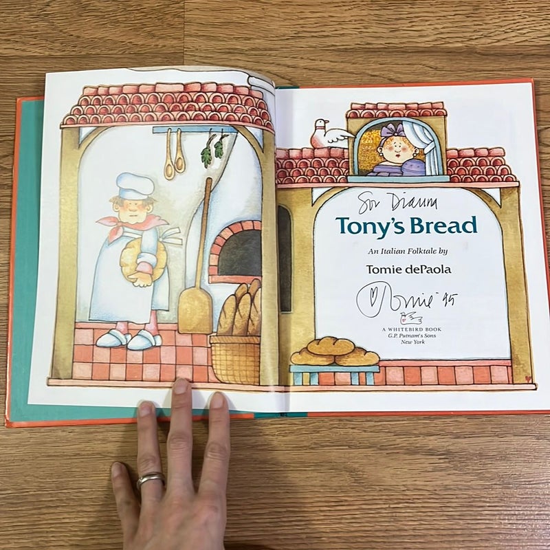 Tony's Bread by Tomie dePaola, Hardcover | Pangobooks