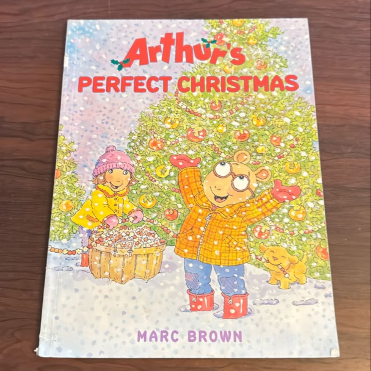Arthur’s Perfect Christmas by , Paperback | Pangobooks