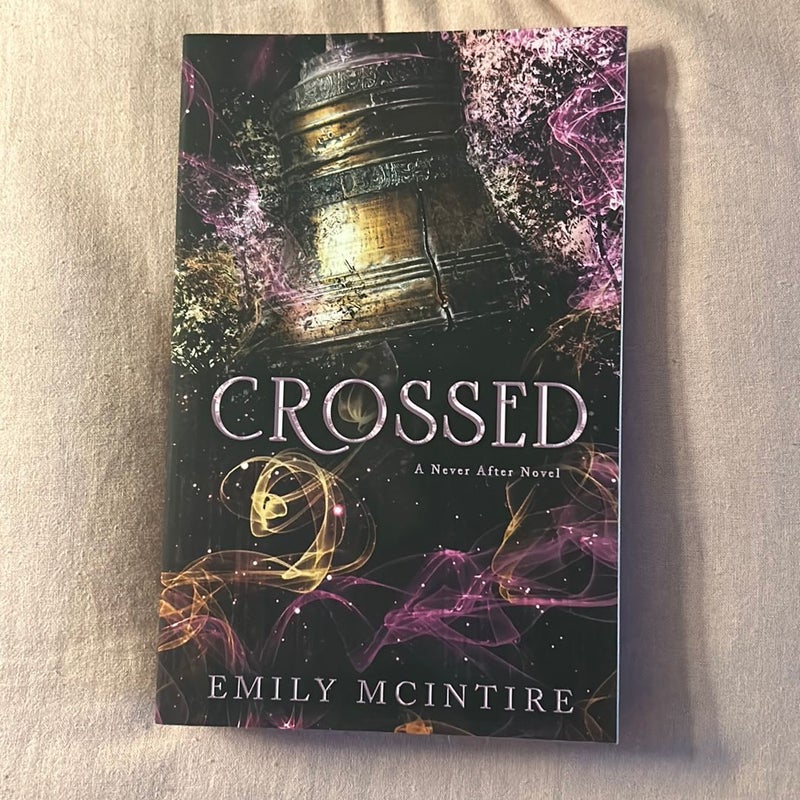 Crossed by Emily McIntire, Paperback | Pangobooks
