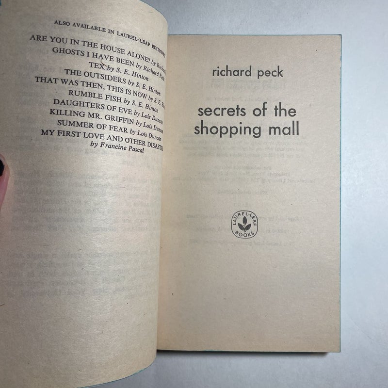 Secrets of the Shopping Mall by Richard Peck, Paperback | Pangobooks