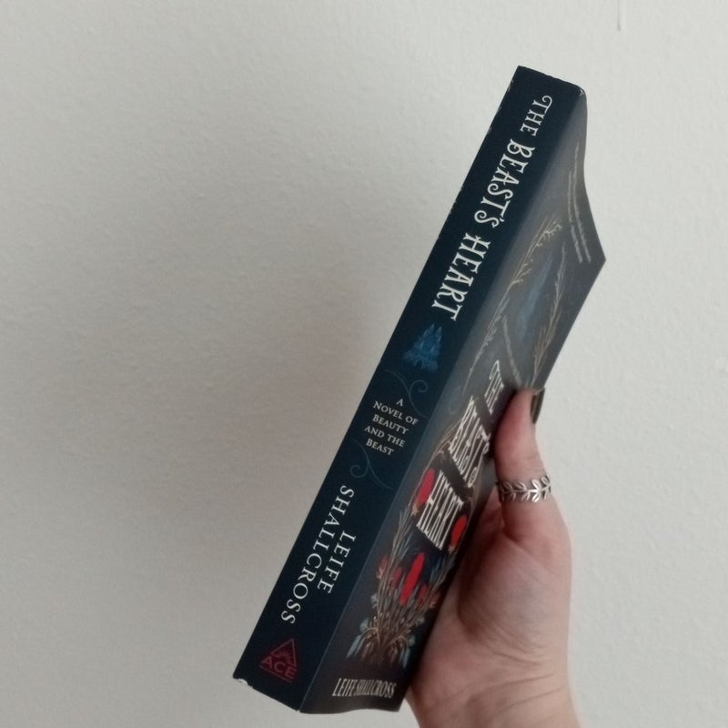 The Beast's Heart by Leife Shallcross, Paperback | Pangobooks