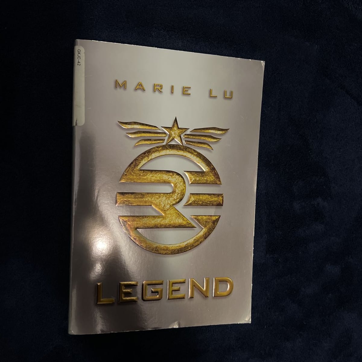 Legend by Marie Lu, Paperback | Pangobooks