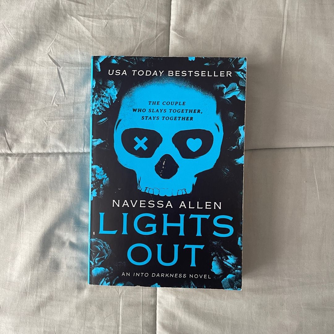 Lights Out by Navessa Allen, Paperback | Pangobooks