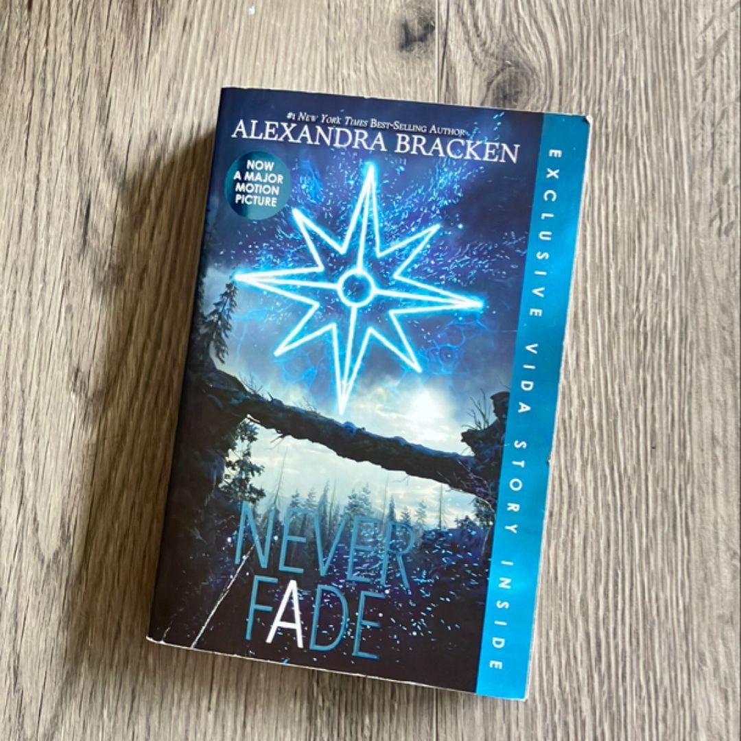 Never Fade, The Darkest Minds, #2 (Bonus Content) by Alexandra Bracken ...