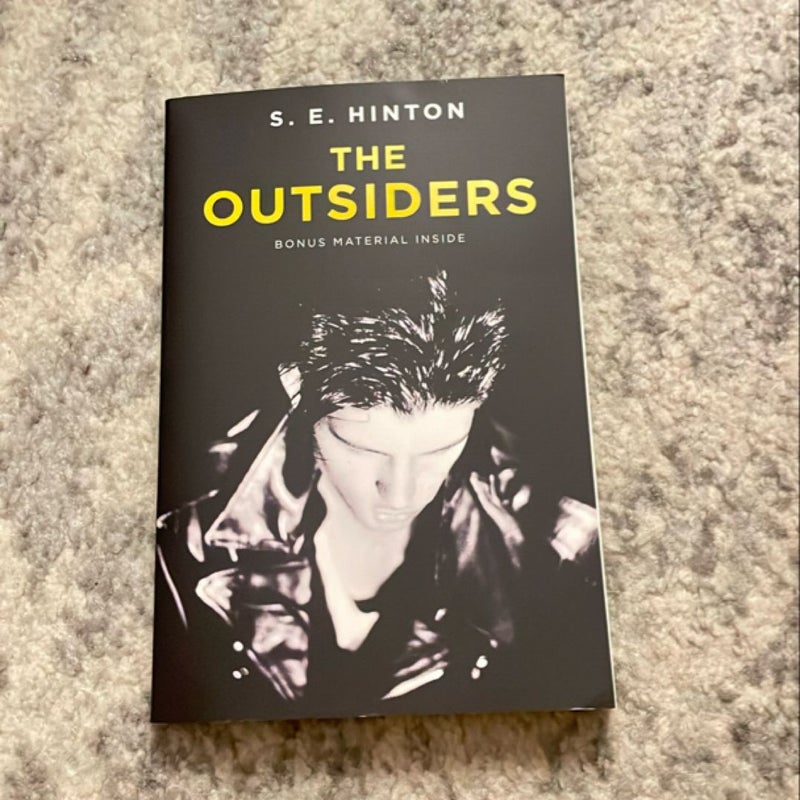 The Outsiders by S. E. Hinton, Paperback | Pangobooks