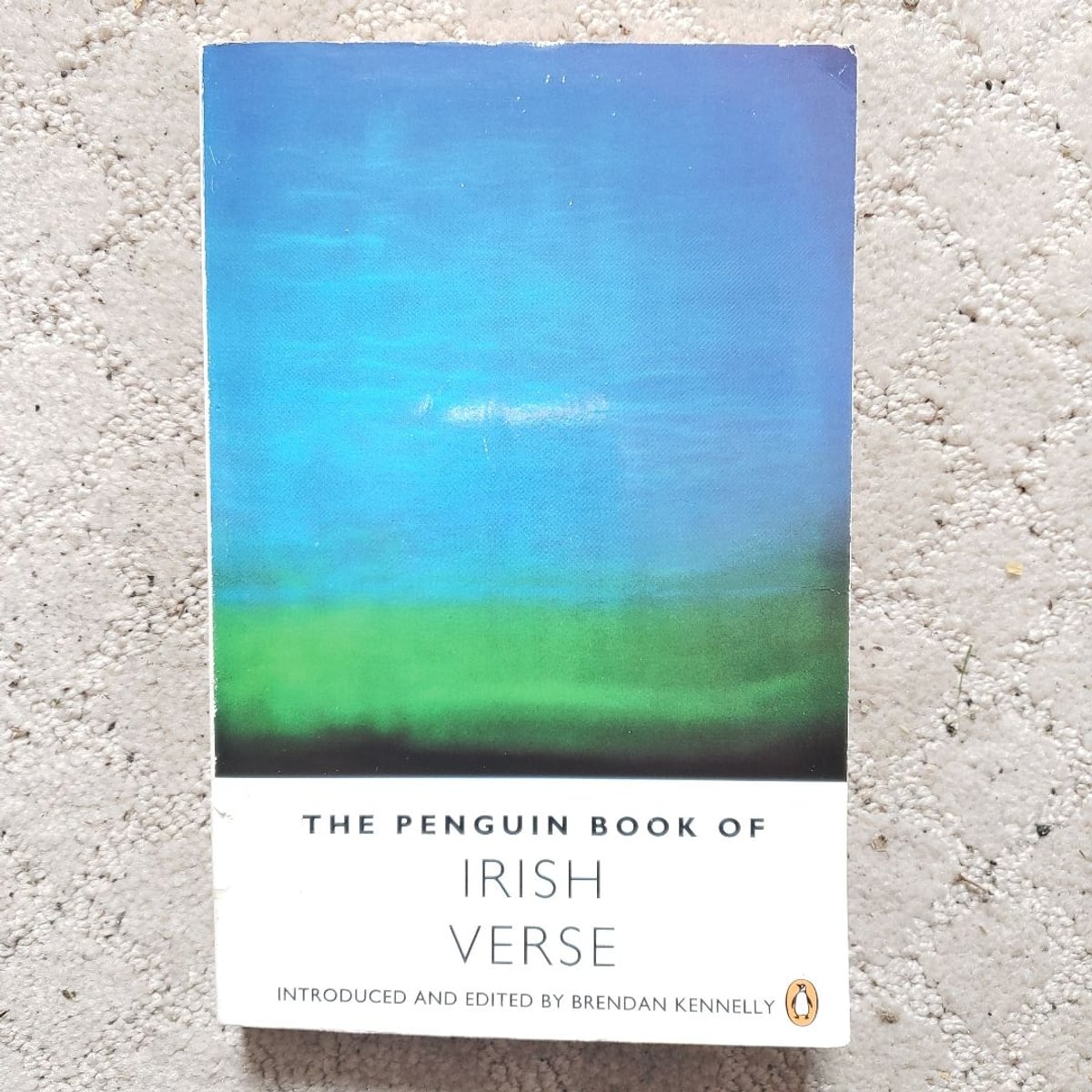The Penguin Book of Irish Verse by Brendan Kennelly, Paperback | Pangobooks