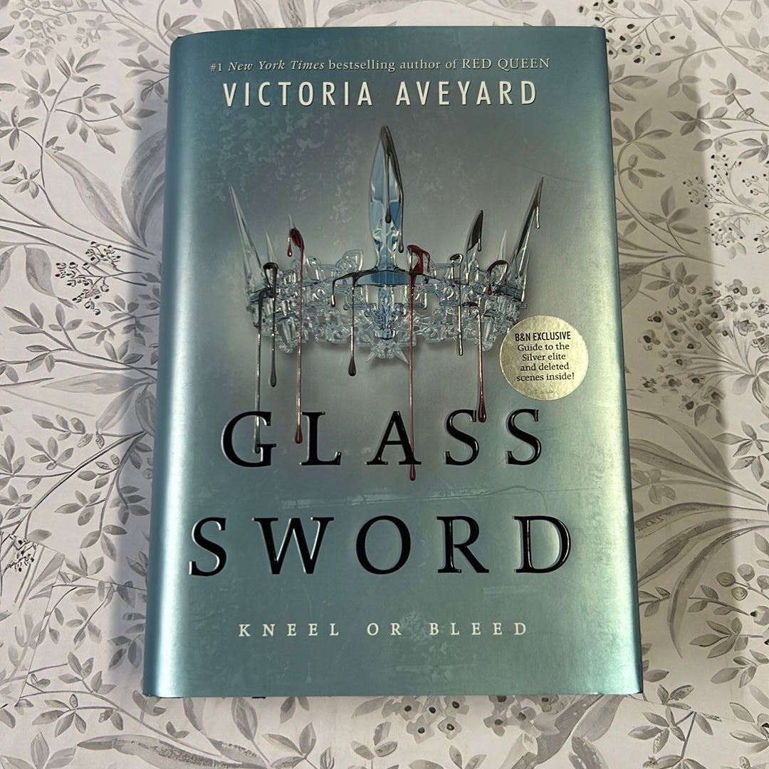 Glass Sword by Victoria Aveyard, Hardcover | Pangobooks