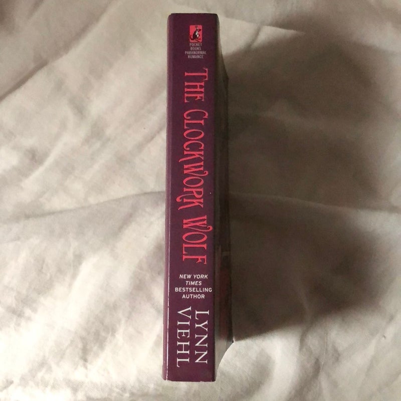 The Clockwork Wolf by Lynn Viehl, Paperback | Pangobooks