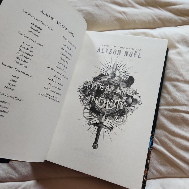 Stealing Infinity by Alyson Noël, Hardcover | Pangobooks