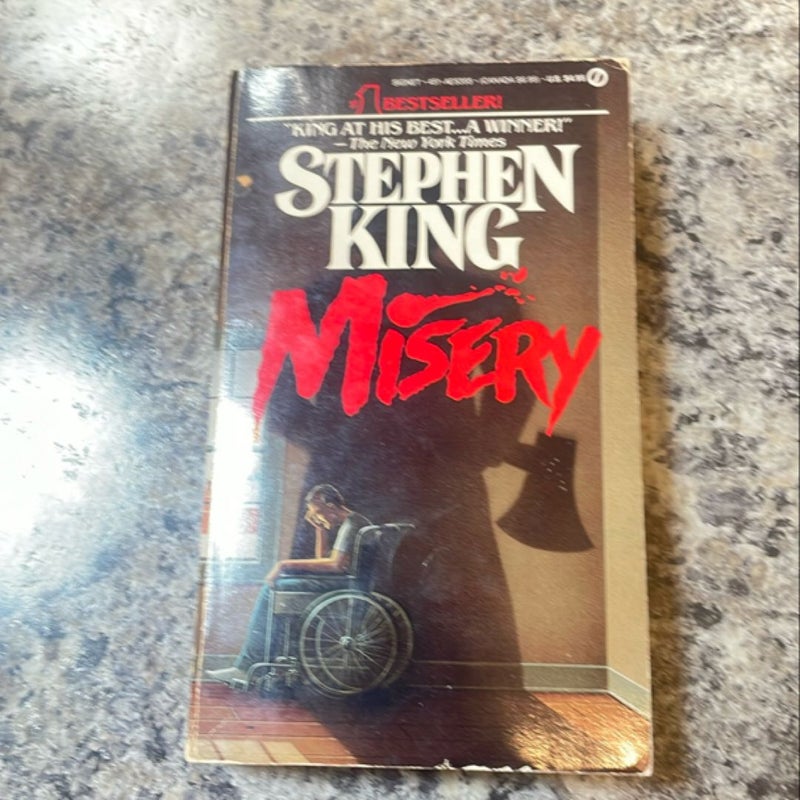 Misery by Stephen King, Paperback | Pangobooks