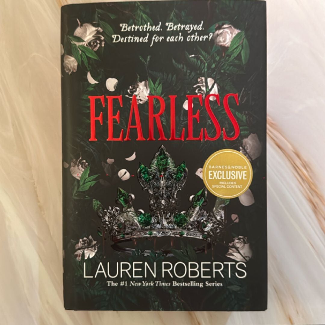 Fearless by Lauren Roberts, Hardcover | Pangobooks