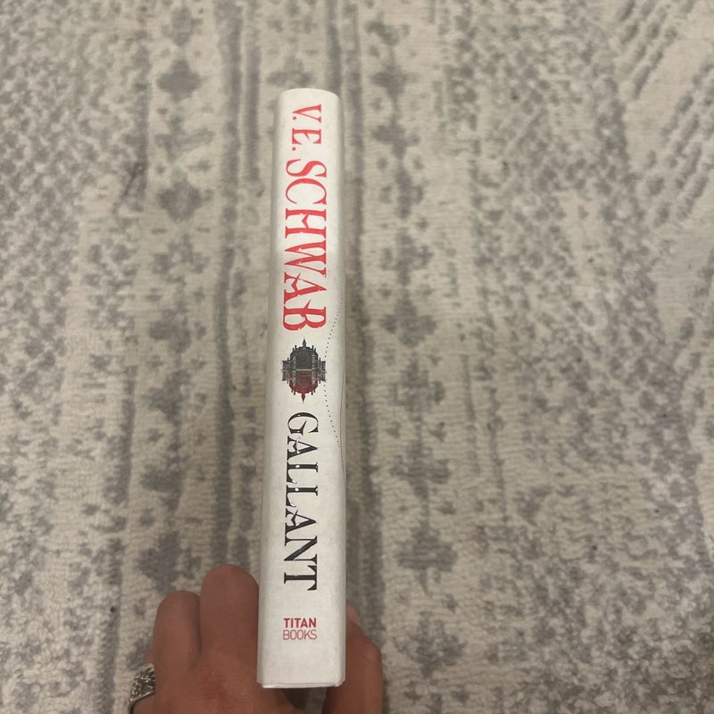 Illumicrate Special Edition Gallant by VE Schwab, Hardcover | Pangobooks