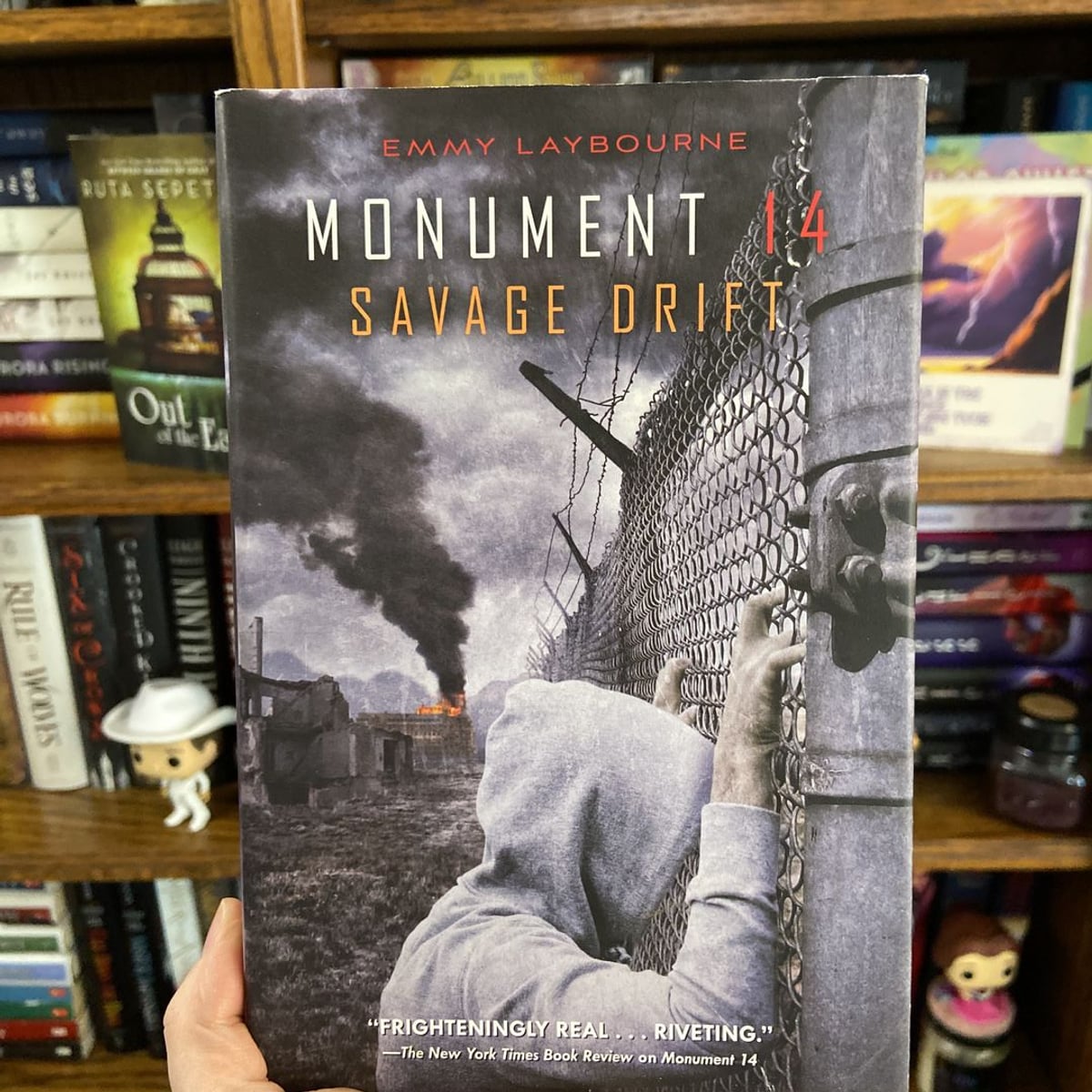 Monument 14: Savage Drift by Emmy Laybourne, Hardcover | Pangobooks