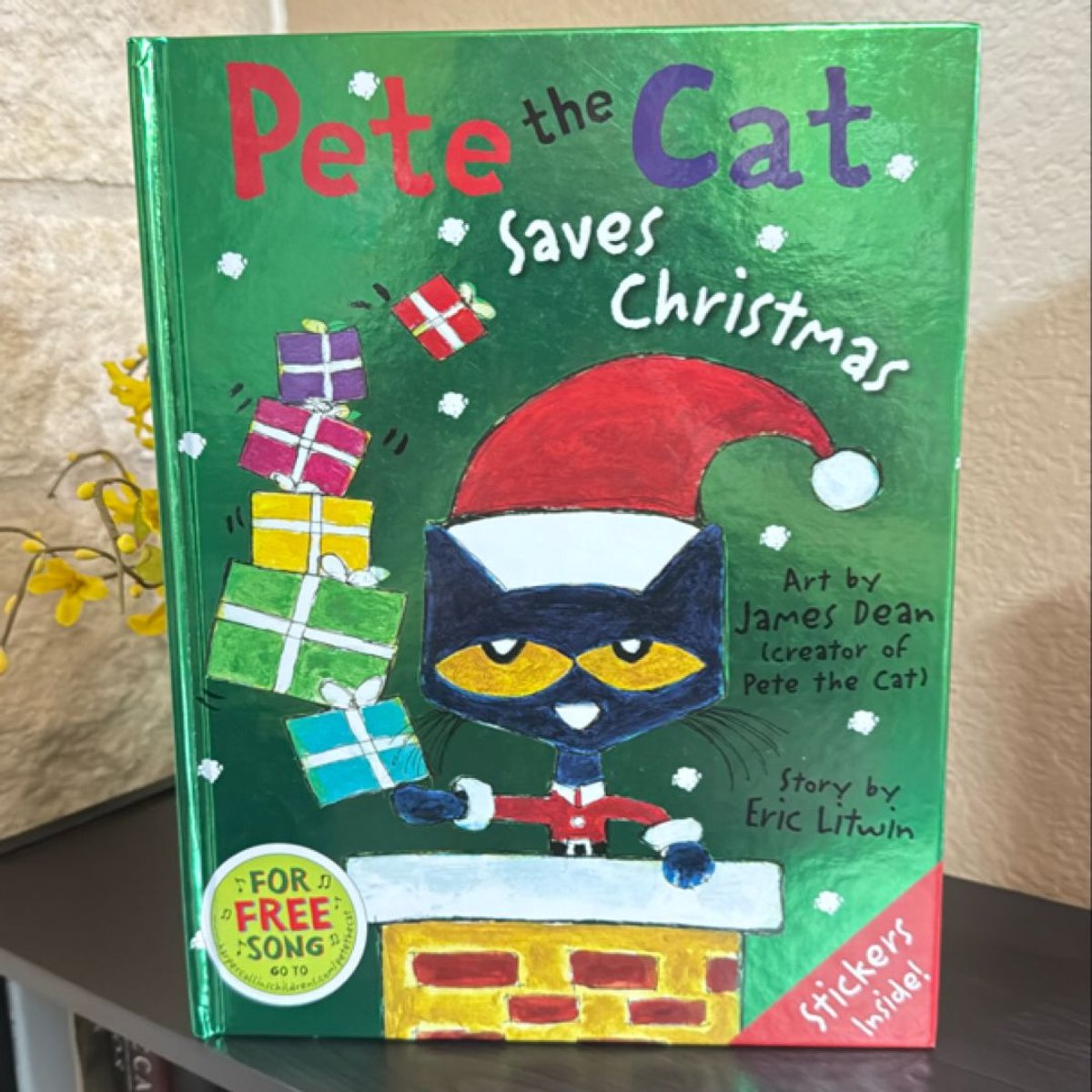 Pete the Cat Saves Christmas by Eric Litwin, Kimberly Dean