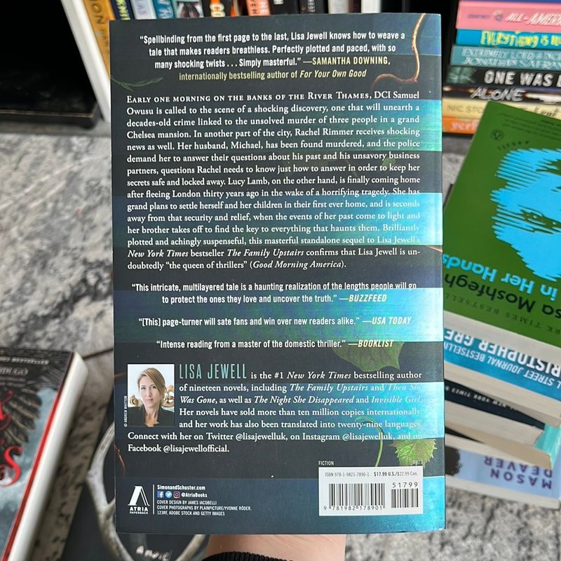 The Family Remains by Lisa Jewell, Paperback | Pangobooks
