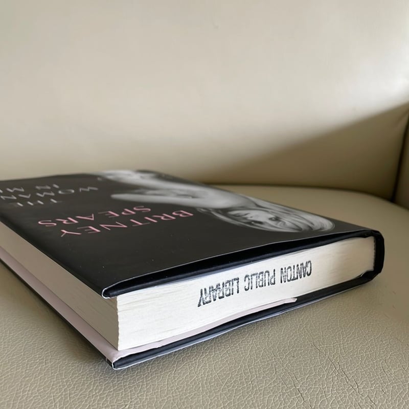 The Woman in Me by Britney Spears, Hardcover | Pangobooks