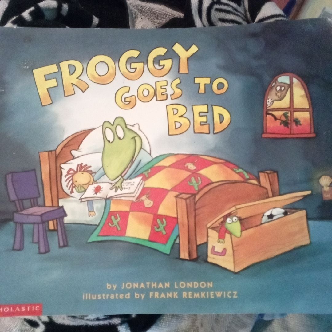 Froggy goes to bed by B, Paperback | Pangobooks