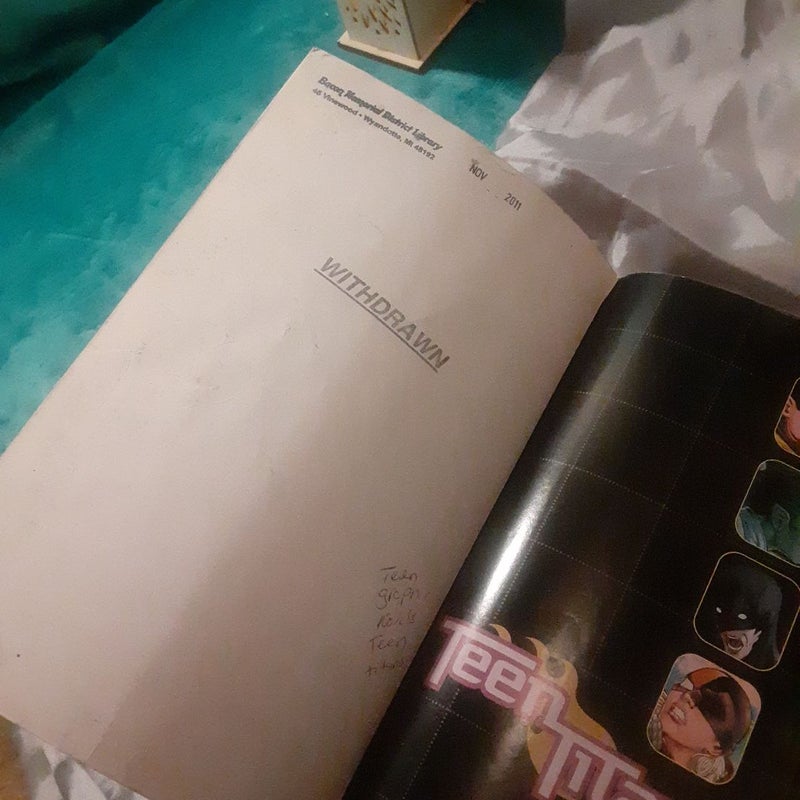 Teen Titans - Team Building by J. T. Krul, Paperback | Pangobooks