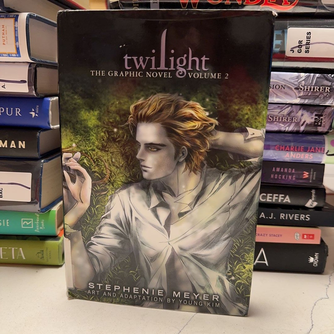 Twilight: the Graphic Novel, Vol. 2 by Stephenie Meyer; Young Kim ...