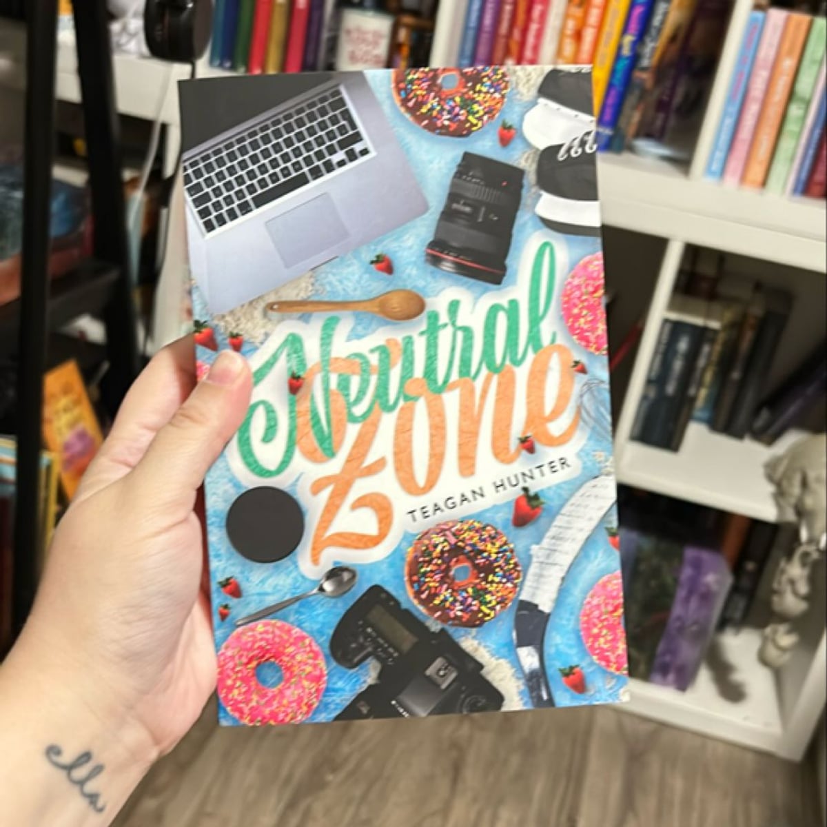 Neutral Zone by Teagan Hunter, Paperback | Pangobooks
