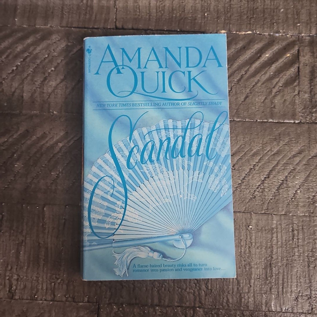 Scandal by Amanda Quick, Paperback | Pangobooks