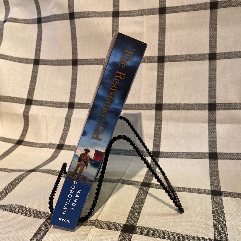 The Resistance Girl by Mandy Robotham, Paperback | Pangobooks