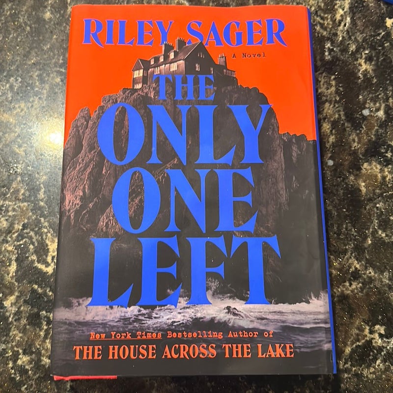 The Only One Left by Riley Sager, Hardcover | Pangobooks