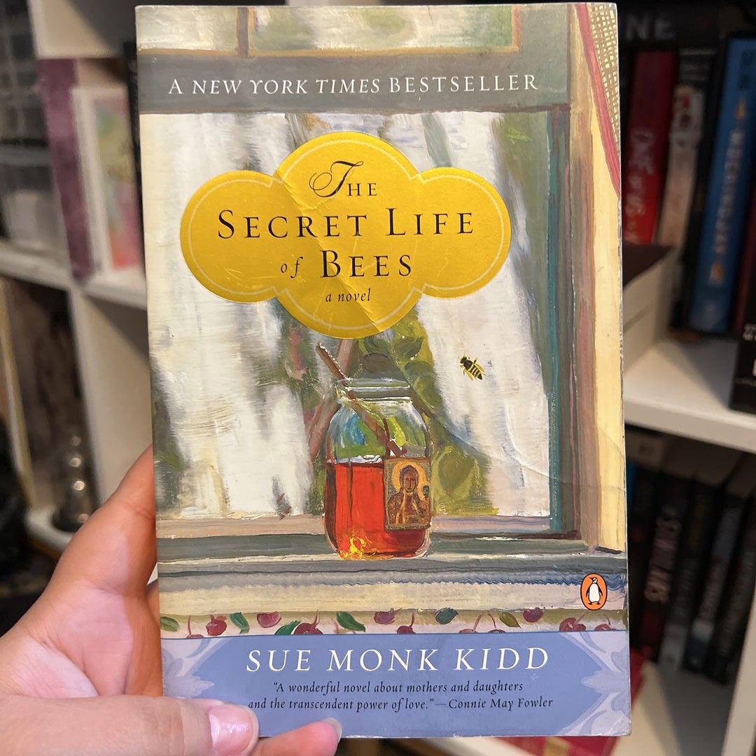 The secret life of bees by Sue monk Kidd , Paperback | Pangobooks