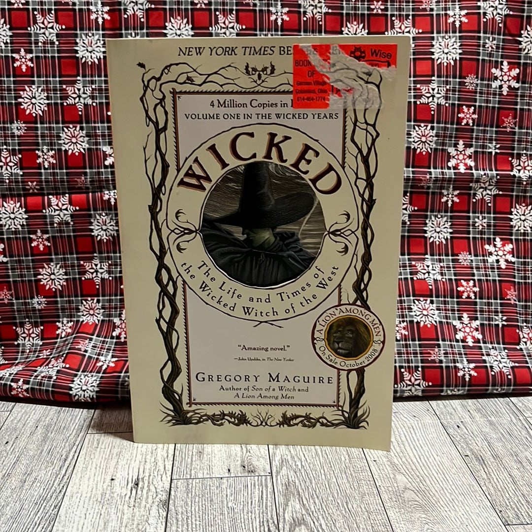Wicked by Gregory Maguire, Paperback | Pangobooks