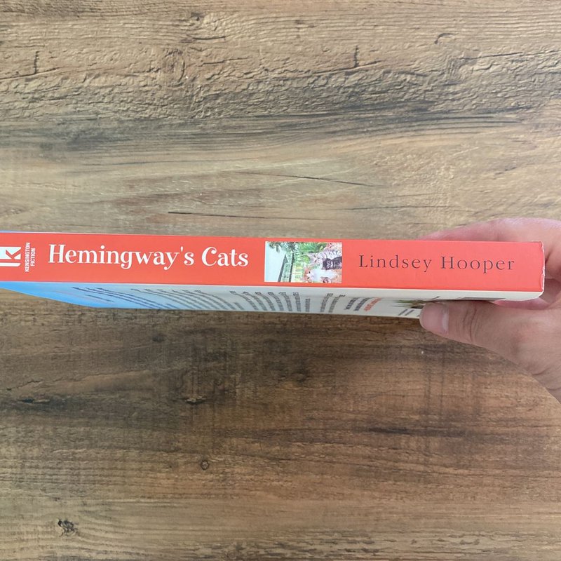 Hemingway's Cats by Lindsey Hooper, Paperback | Pangobooks