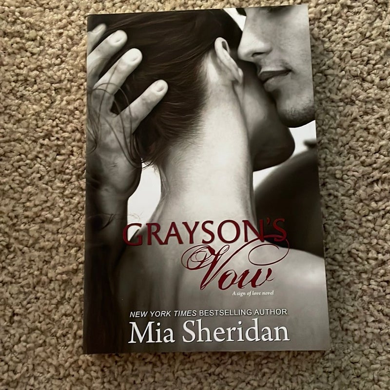 Grayson's Vow (OOP signed by the author) by Mia Sheridan, Paperback | Pangobooks